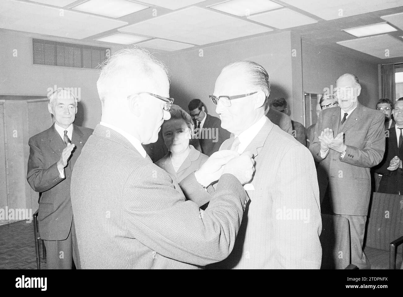 Award Mr. Cramer, Awards, 30-08-1968, Whizgle News from the Past ...