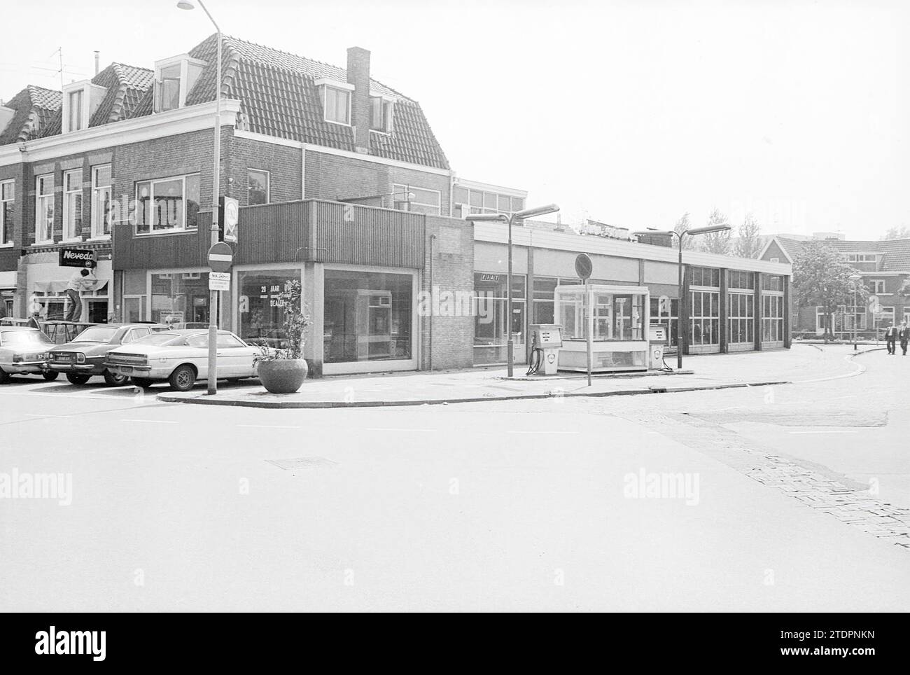 Historical fina gas station hi-res stock photography and images - Alamy