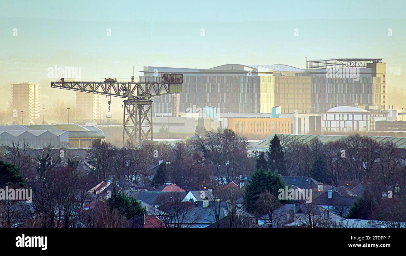 Glasgow, Scotland, UK. 19th December, 2023. UK Weather: Cloudy gave way ...