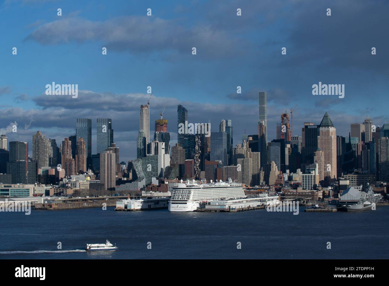 Construction hudson river bridge hi-res stock photography and images - Alamy