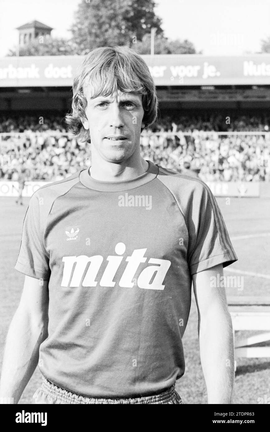 Portraits of players of football club FC Haarlem, 29-08-1982, Whizgle ...