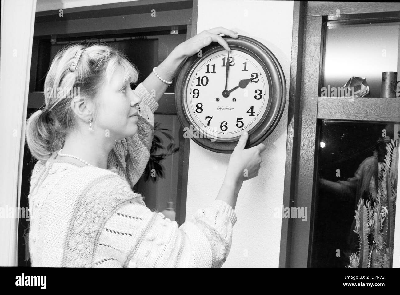 25 past the hour hi-res stock photography and images - Alamy