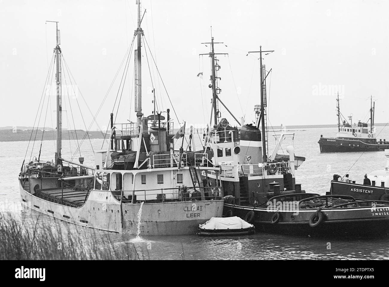 Coaster in Averijhaven, Ships, 30-01-1969, Whizgle News from the Past ...