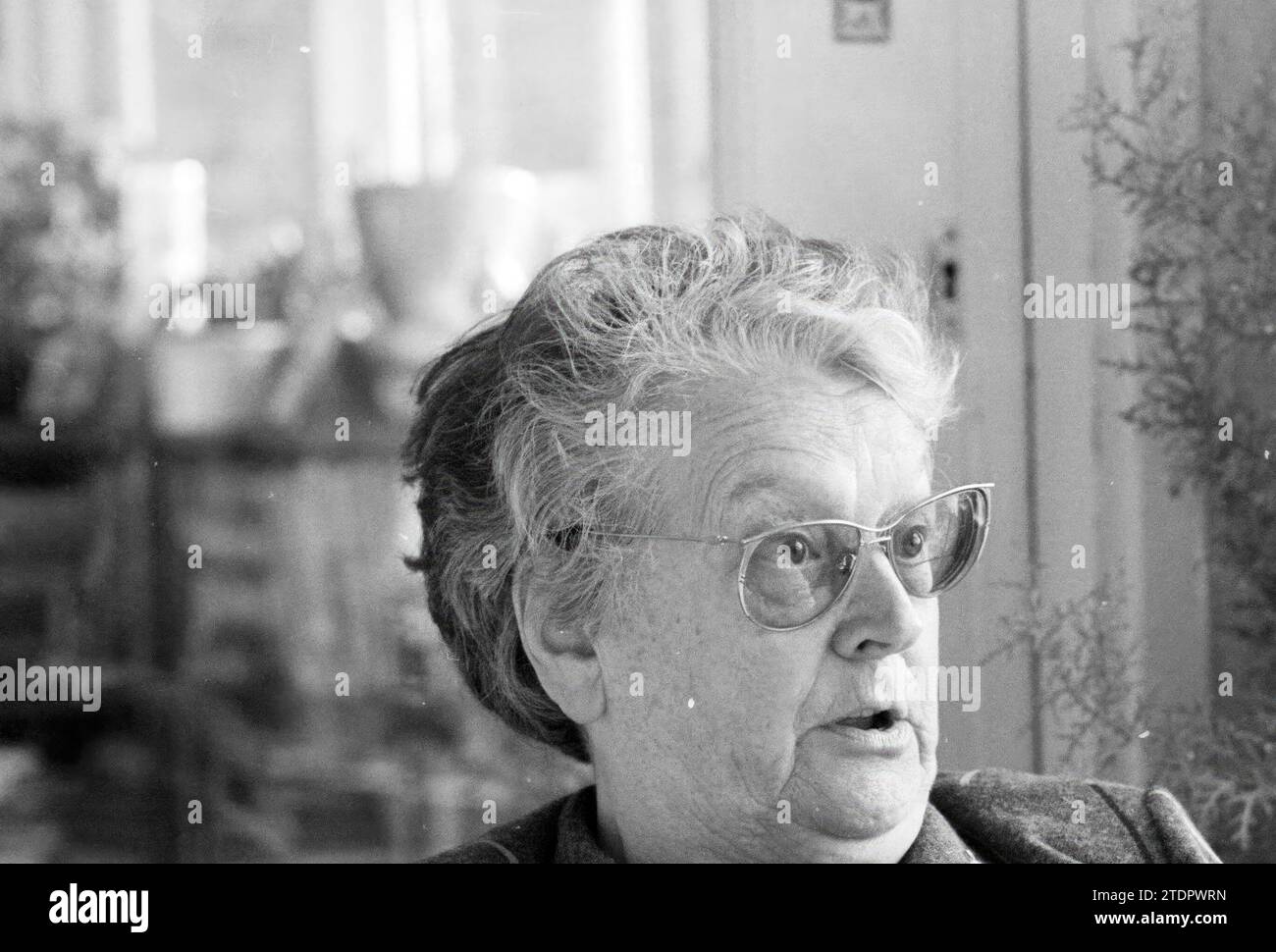 Van hilst sister hi-res stock photography and images - Alamy