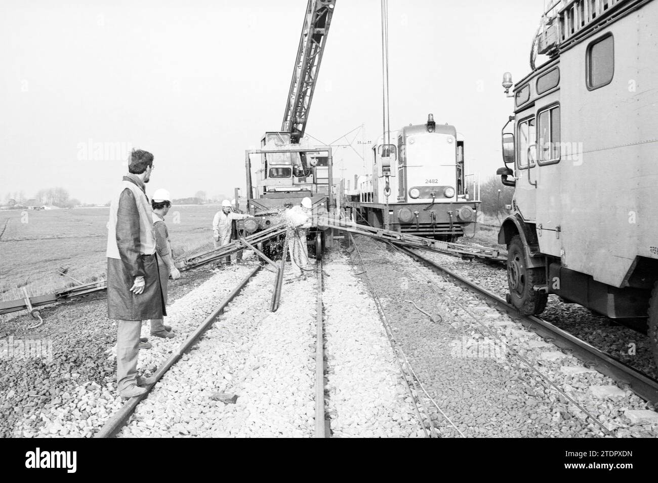 Falling pile driver hi-res stock photography and images - Alamy