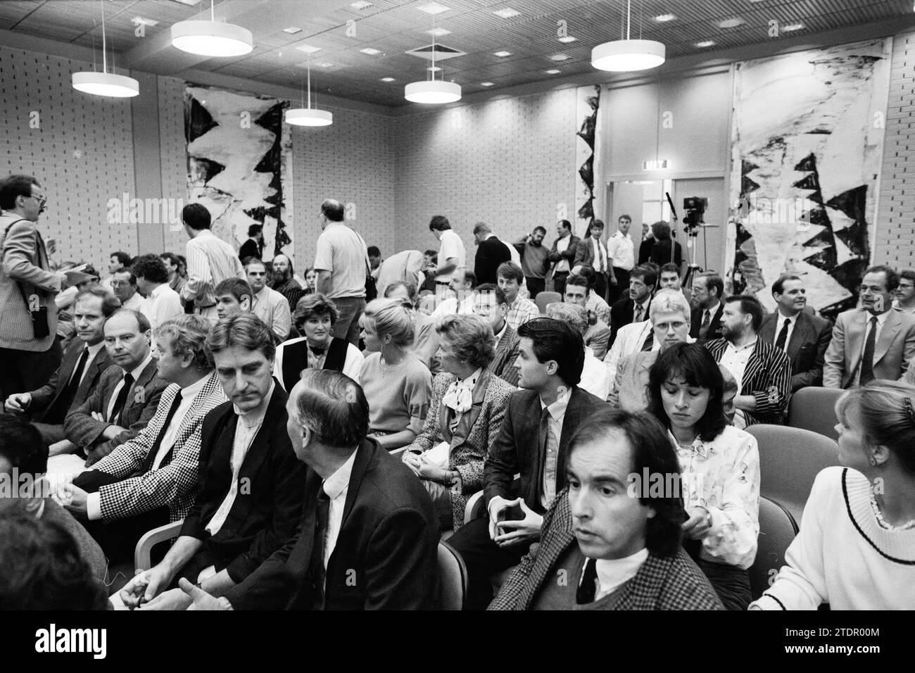 Van de veenexpert witness prof hi-res stock photography and images - Alamy