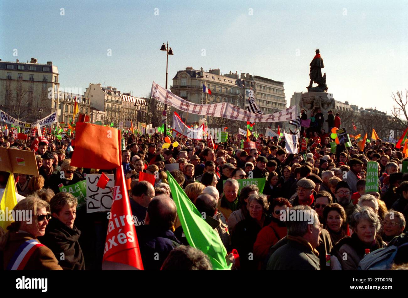 Loi pacs hi-res stock photography and images - Alamy