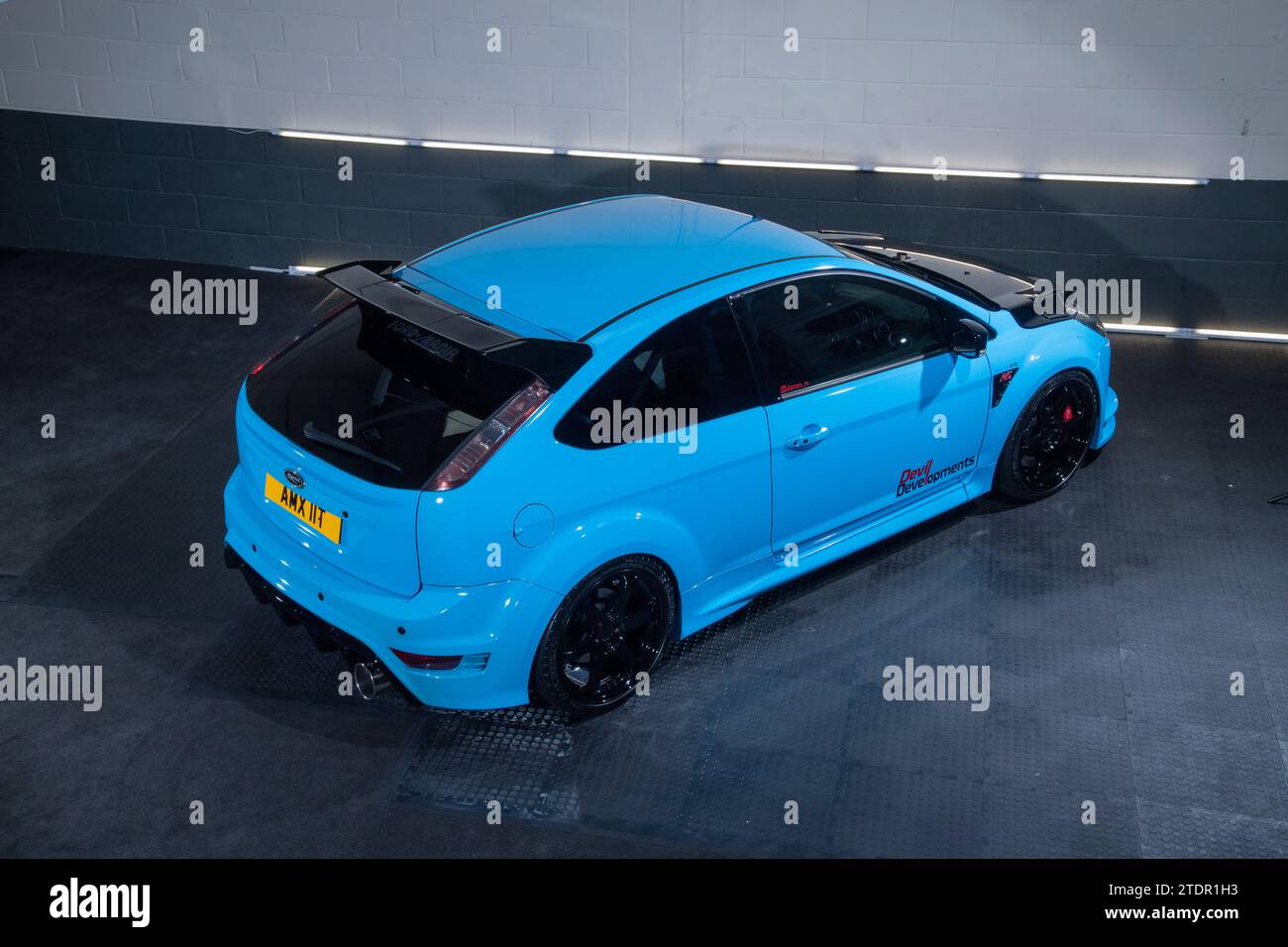 Blue ford focus mk2 hi-res stock photography and images - Alamy