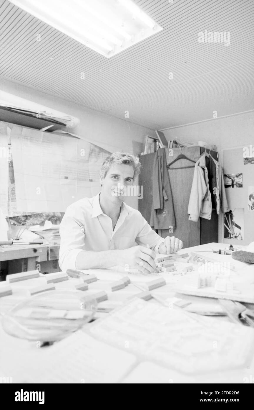 Mr. van Helder model builder Hoofddorp, Model, 25-08-1986, Whizgle News ...