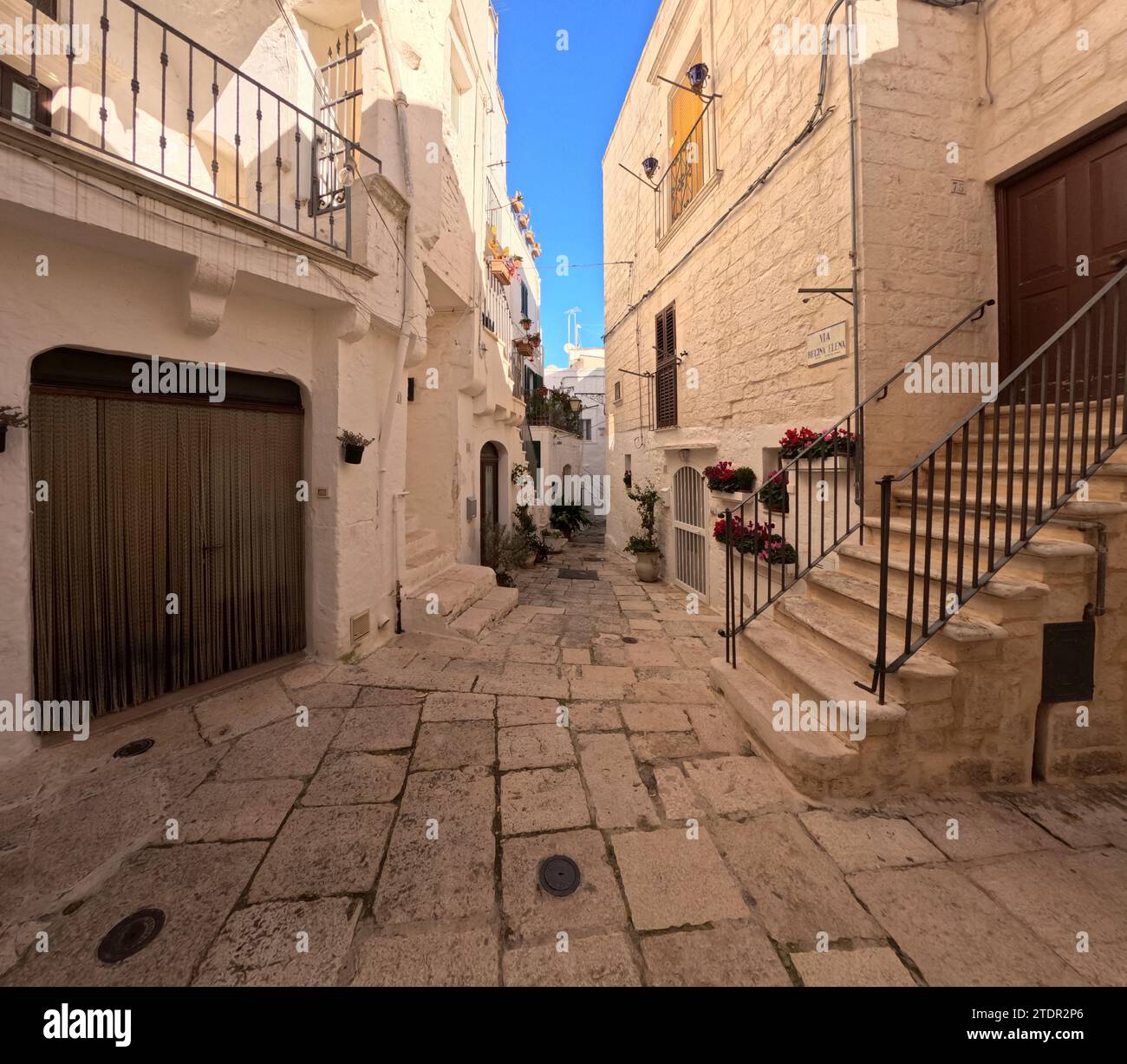 Cisternino hi-res stock photography and images - Alamy