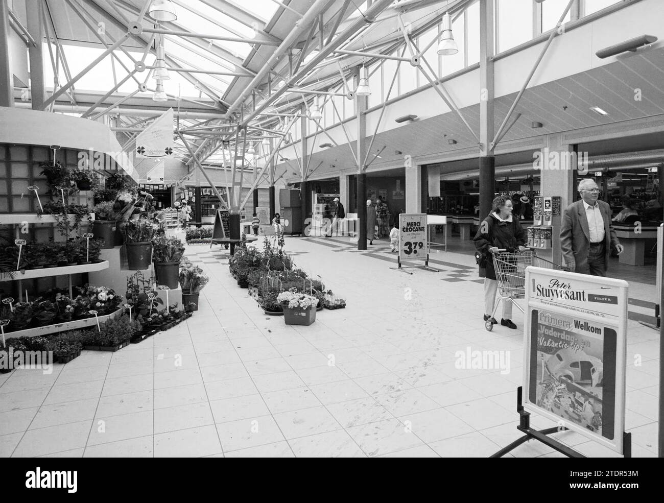 Interior exterior zeewijkplein shopping center hi-res stock photography ...