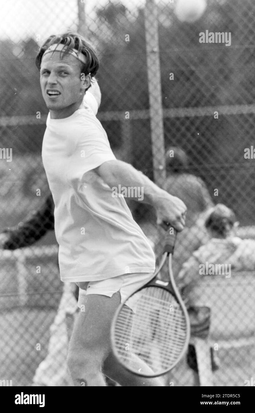 Tennis players Ronald van de Horst, Rene Oskamp, Ronald van de Horst ...