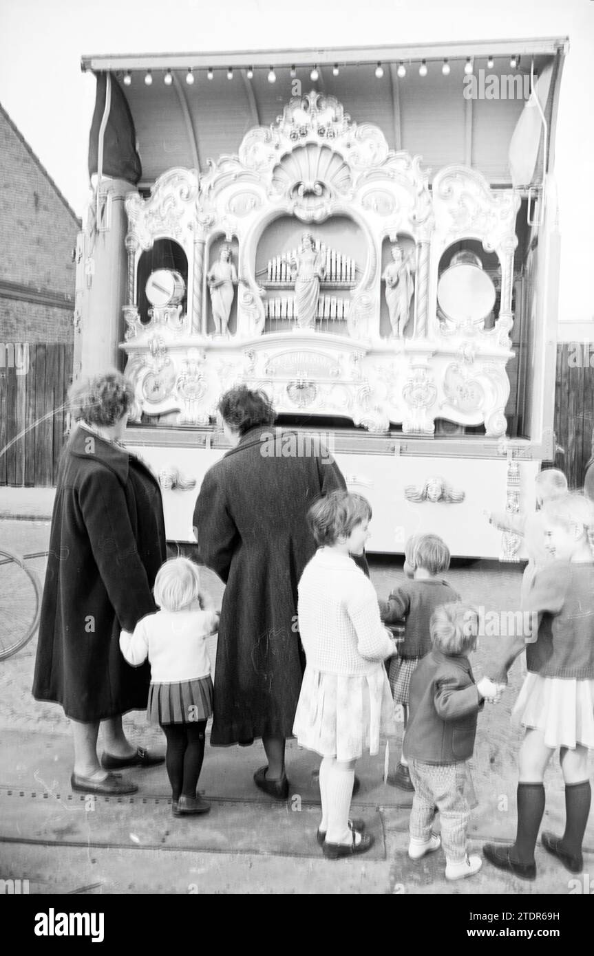Barrel organ by Mr. Hoek, Beverwijk, barrel organs, 09-04-1963, Whizgle ...