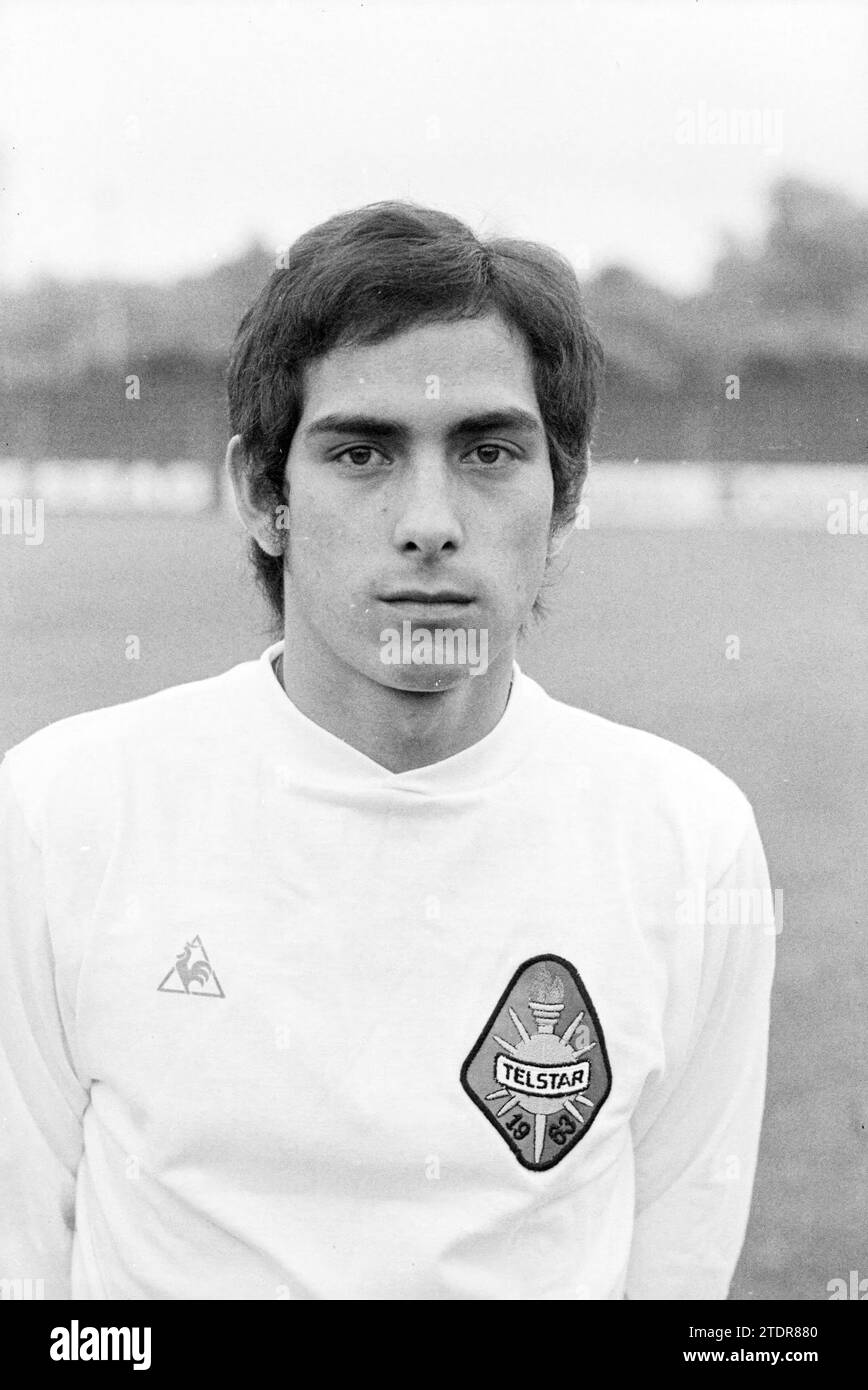 Hr rab trainer telstar hi-res stock photography and images - Alamy