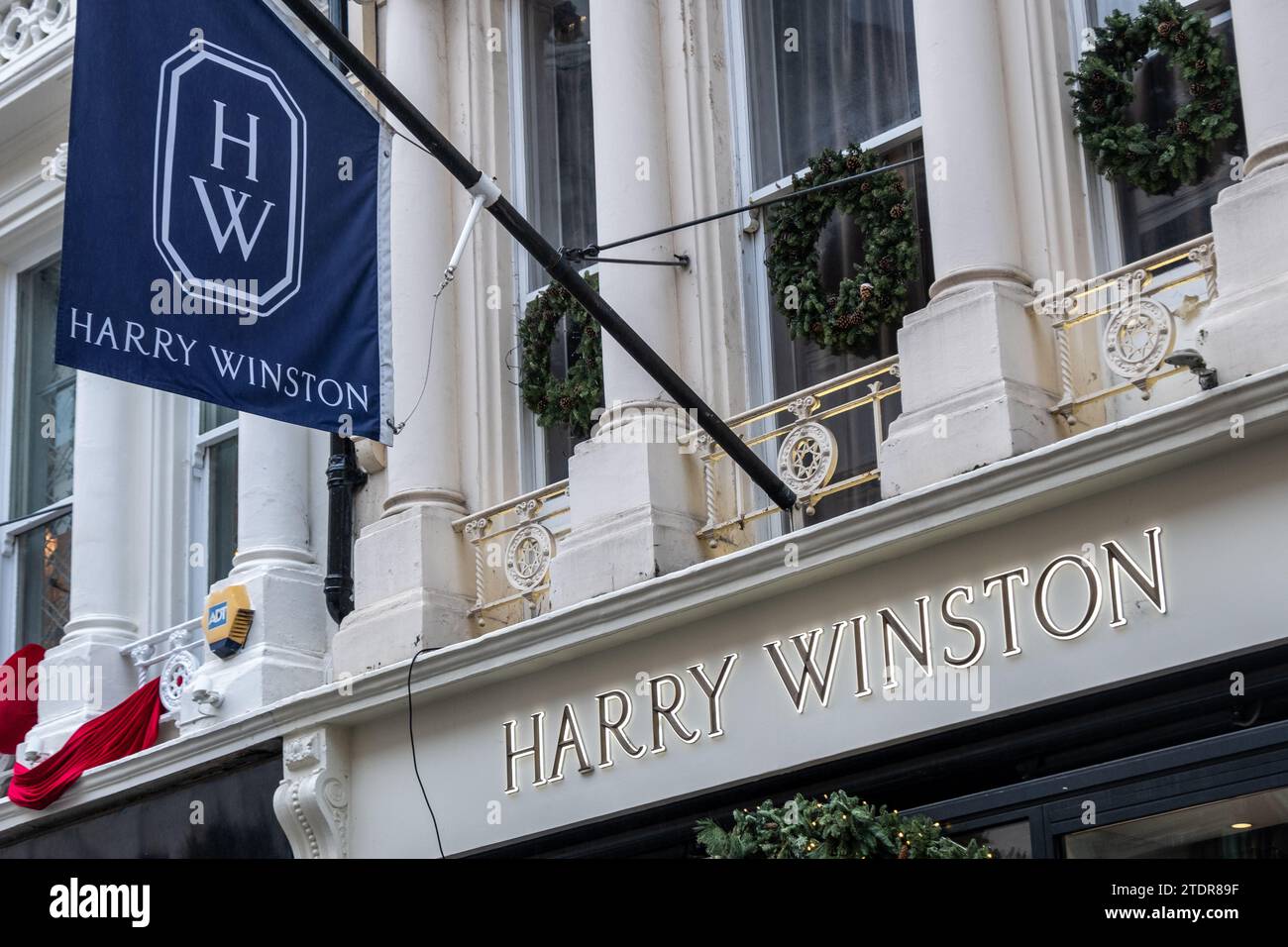 Harry winston jewellery hi-res stock photography and images - Alamy
