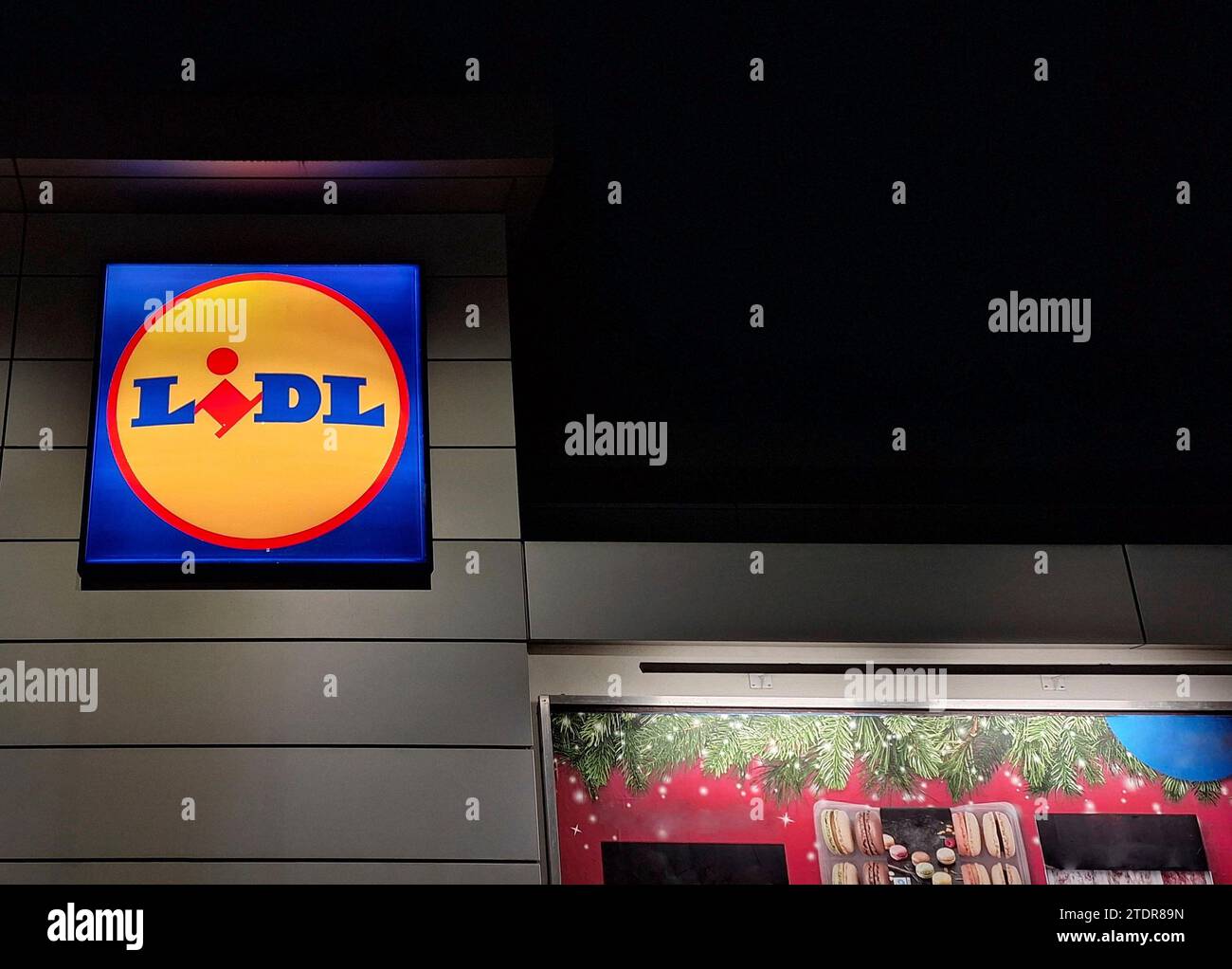 LIDL logo on hypermarket from German chain, part of Schwartz Gruppe ...