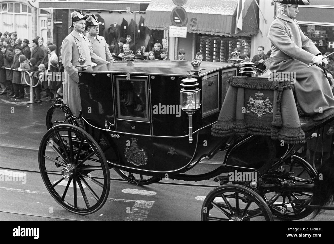 Carriage queen juliana hi-res stock photography and images - Alamy
