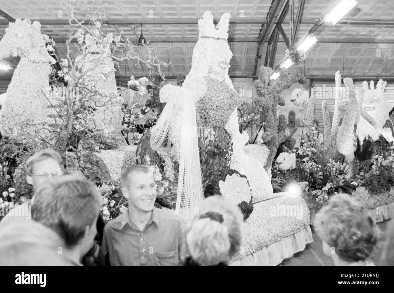 Winning float, flower parade, 23-04-1992, Whizgle News from the Past ...