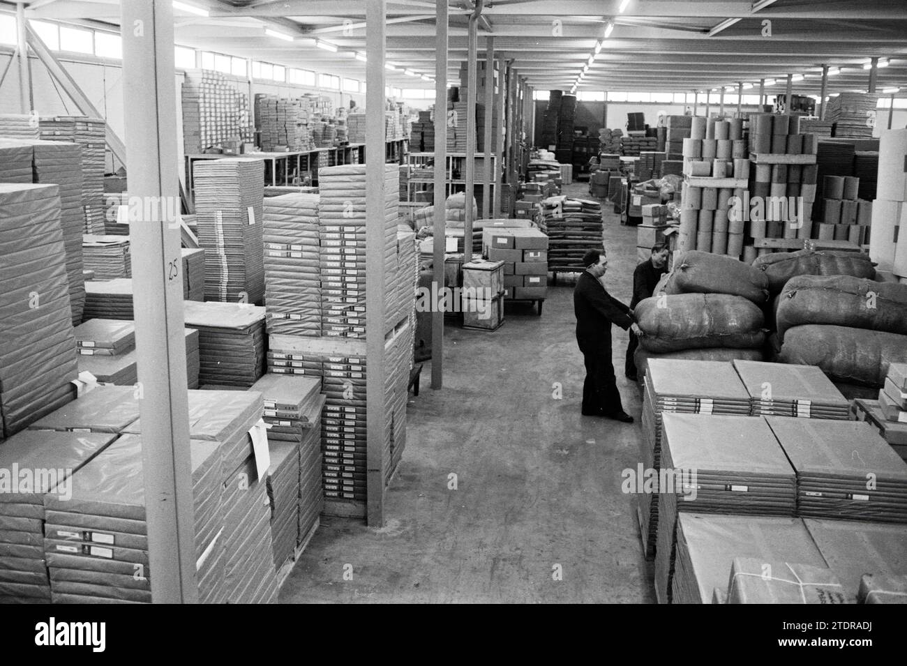 Fa.Ruys packaging material Kleine Houtweg Haarlem, interiors new and ...