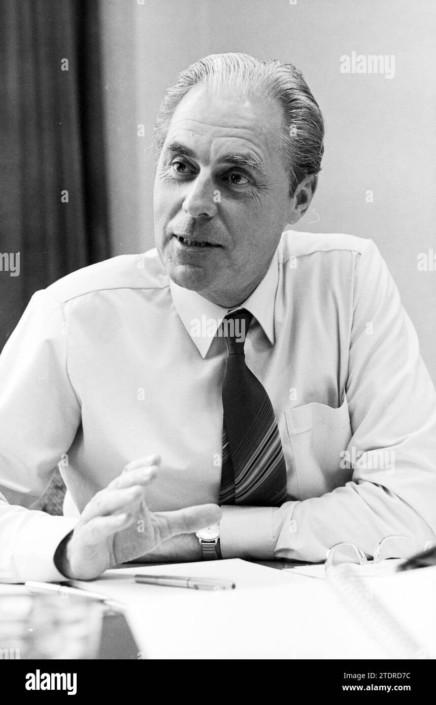 Mr appelman hi-res stock photography and images - Alamy