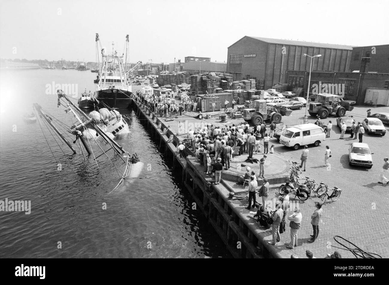 Light cutter jacob hi-res stock photography and images - Alamy