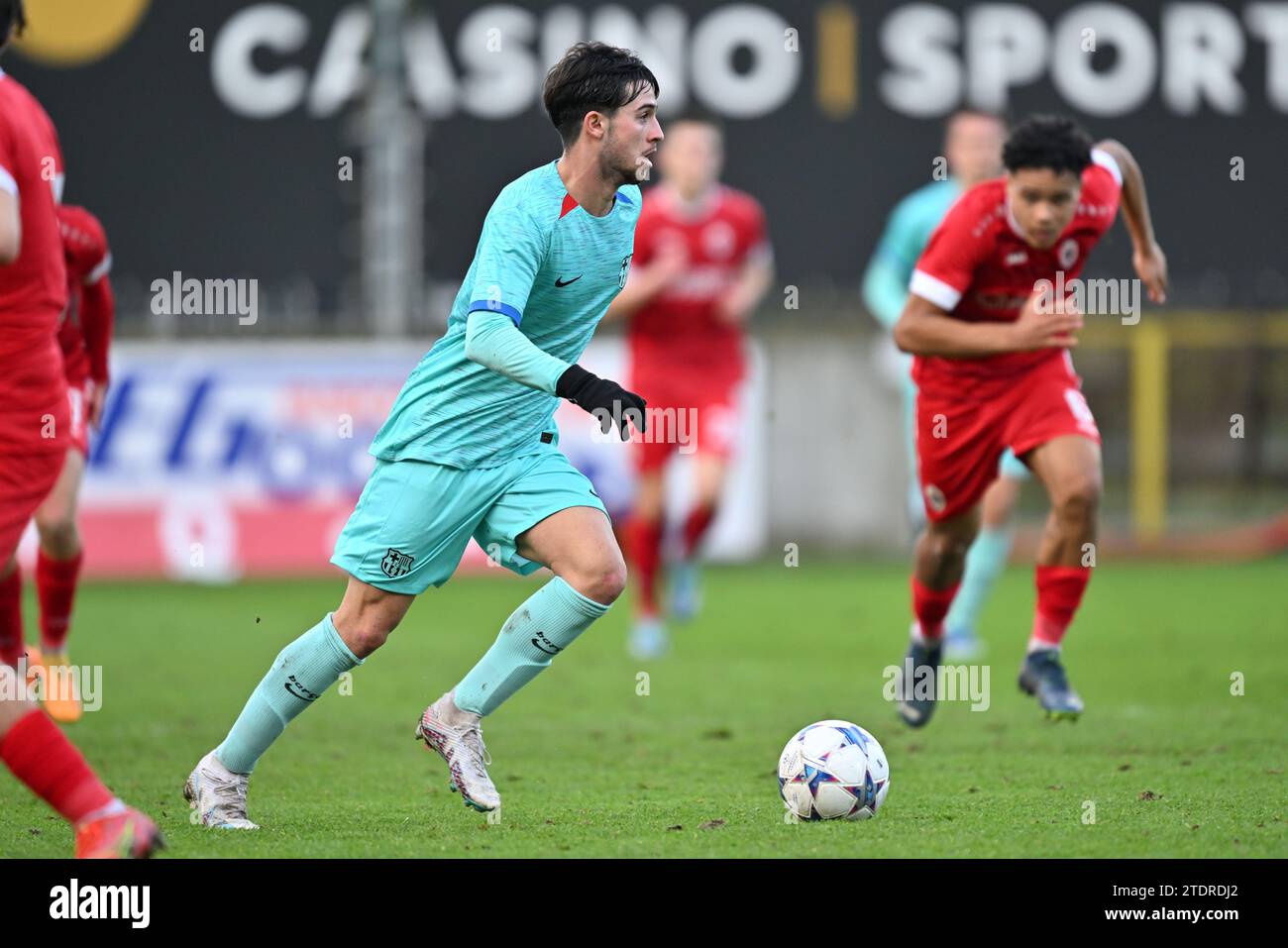 Lier, Belgium. 13th Dec, 2023. Hugo Alba (9) of Barcelona pictured ...