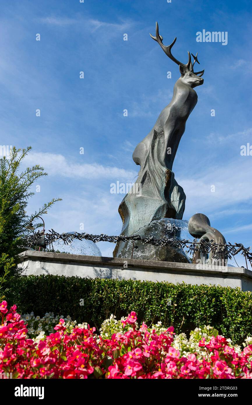 Statue du cerf crucifere du sculpteur Louis Noel - Symbole de la ville ...