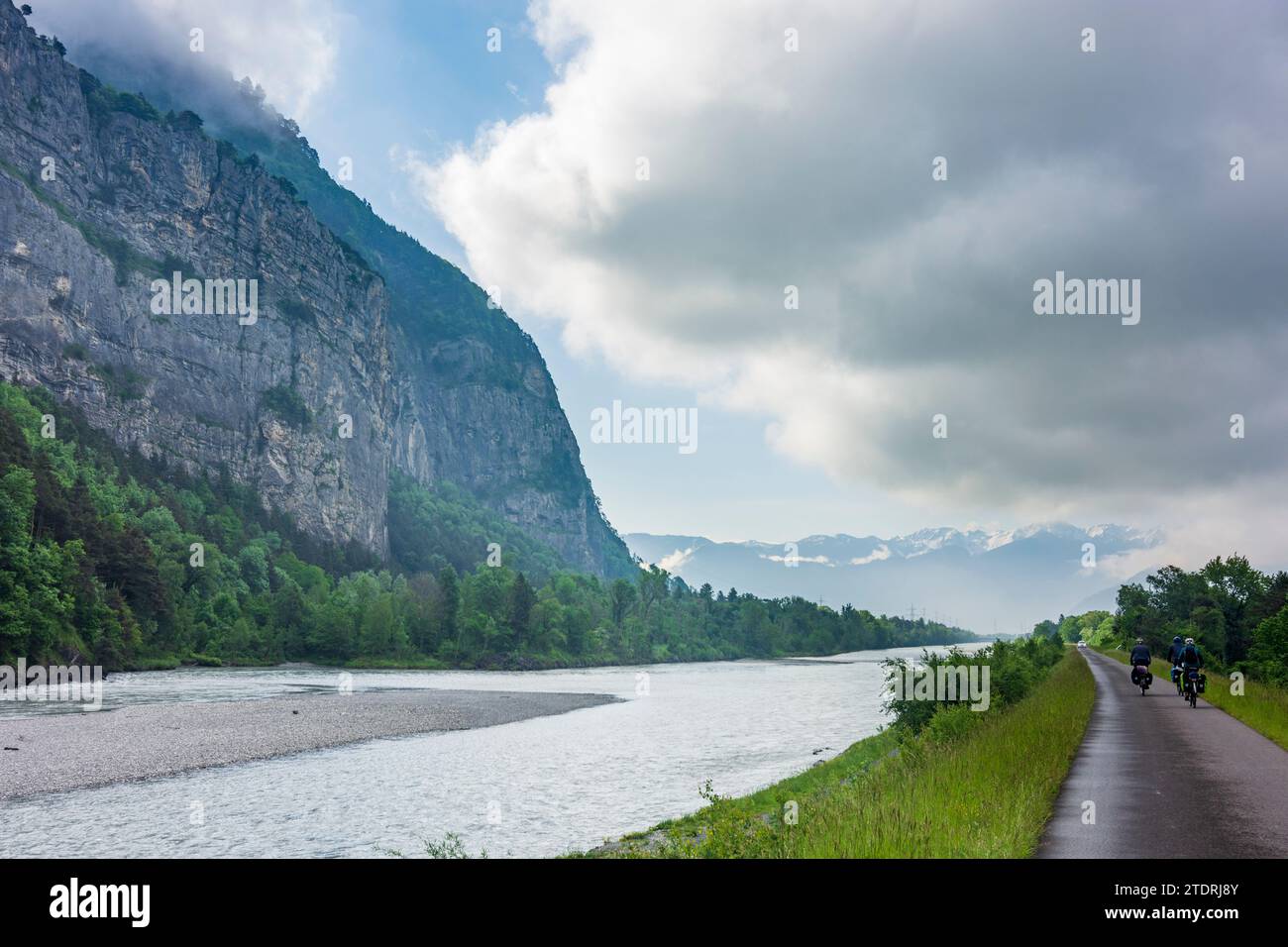 Fläsch: Tschingel Fortress (army designation A 6225) is an underground ...