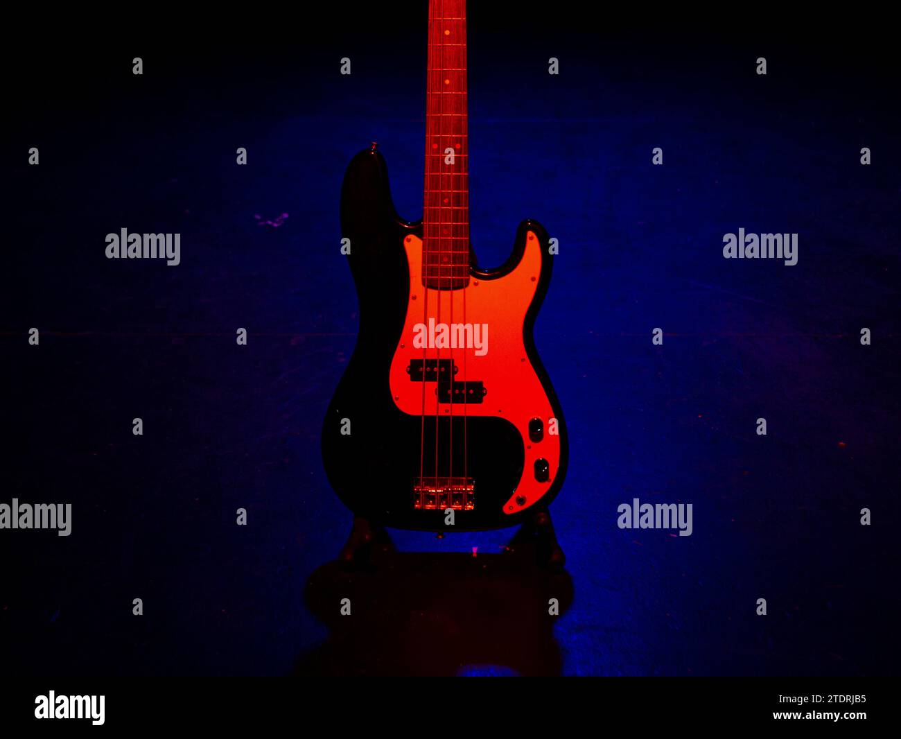 Fender p bass red hi-res stock photography and images - Alamy