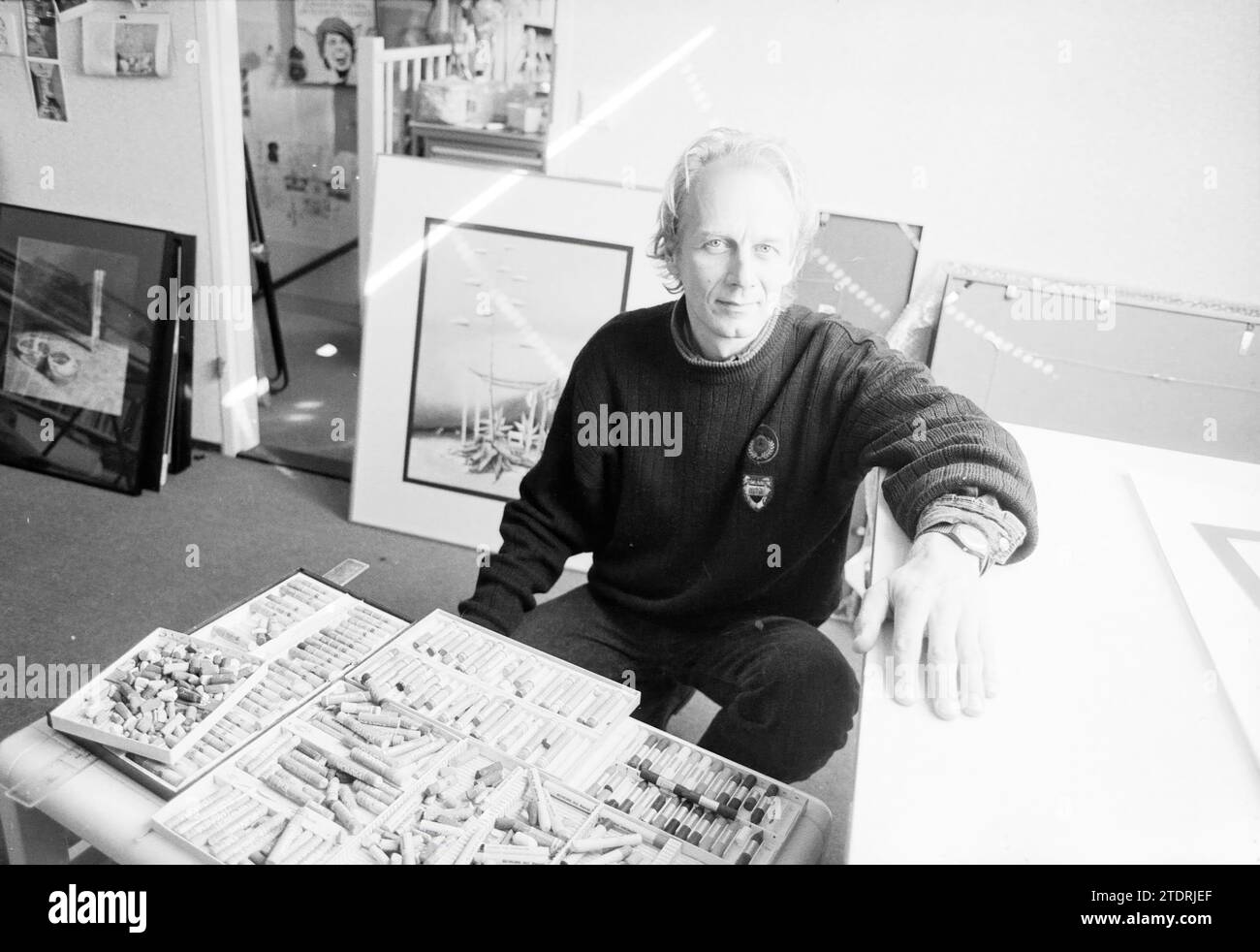Artist peter len hi-res stock photography and images - Alamy