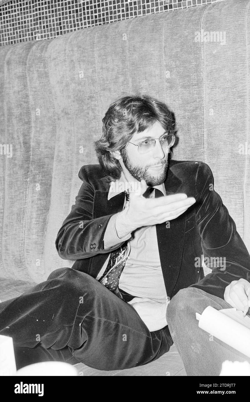 Steven bishop singer guitarist hi-res stock photography and images - Alamy