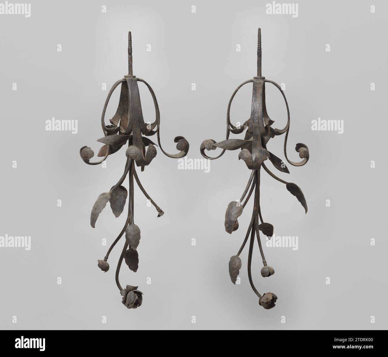 Bloemtak, c. 1400 - c. 1950 A forged iron branch with flowers. iron ...