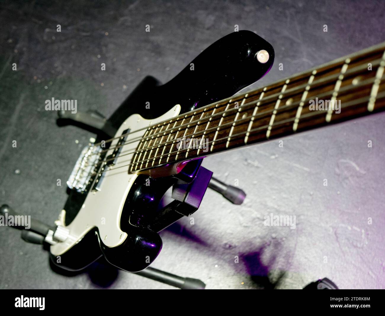 Fender p bass red hi-res stock photography and images - Alamy