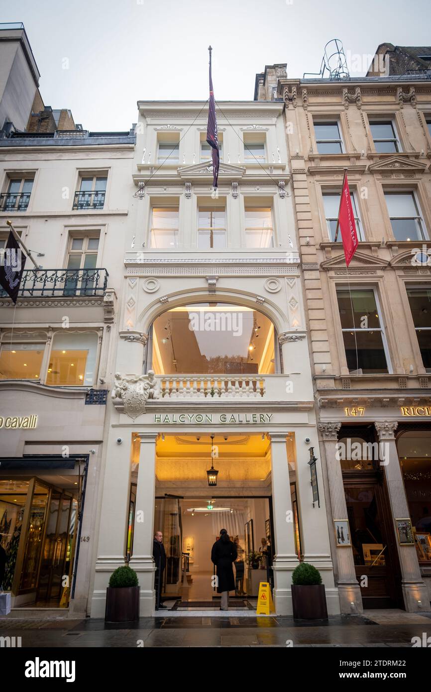 LONDON- DECEMBER 14, 2023: Halcyon Gallery on Bond Street, a luxury contemporary art gallery ...