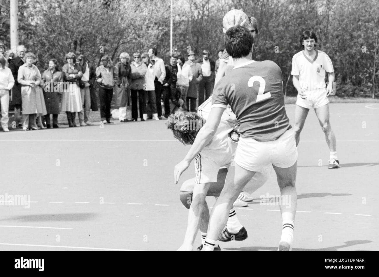 Kic - Concordia, Handball, 03-05-1981, Whizgle News from the Past ...