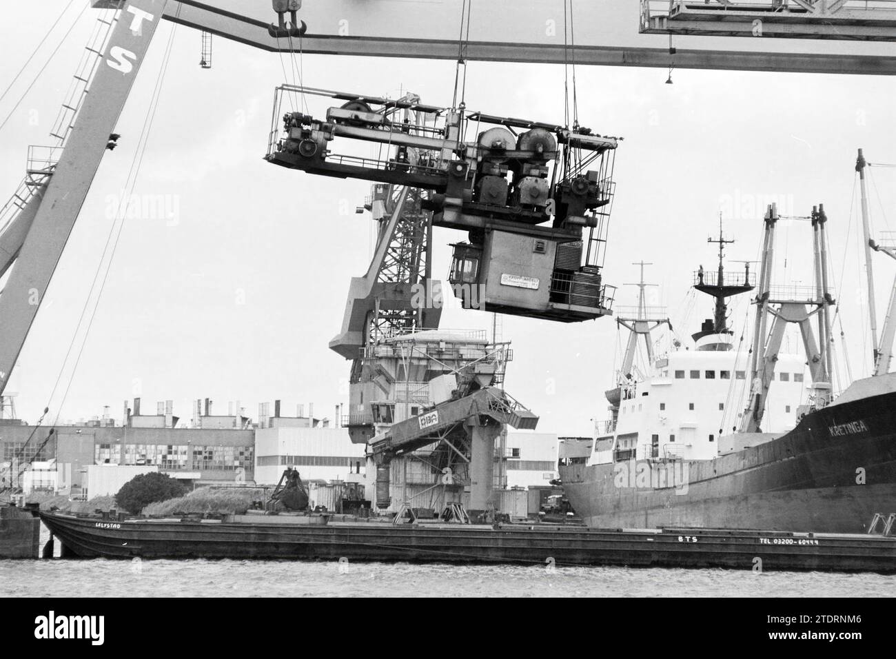 Krupp ardelt bridge crane hi-res stock photography and images - Alamy