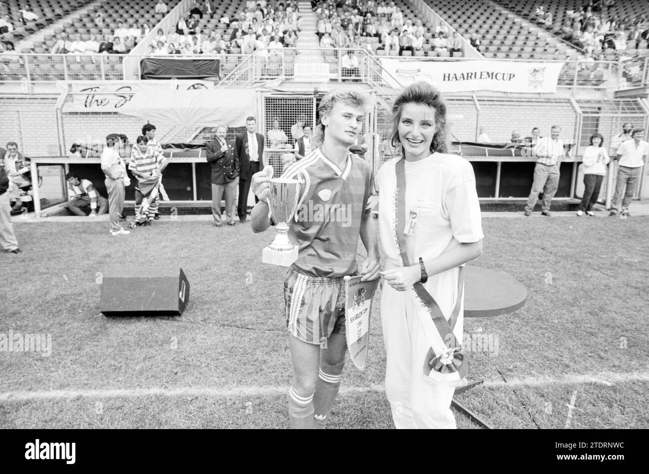 Haarlem cup award ceremony hi-res stock photography and images - Alamy