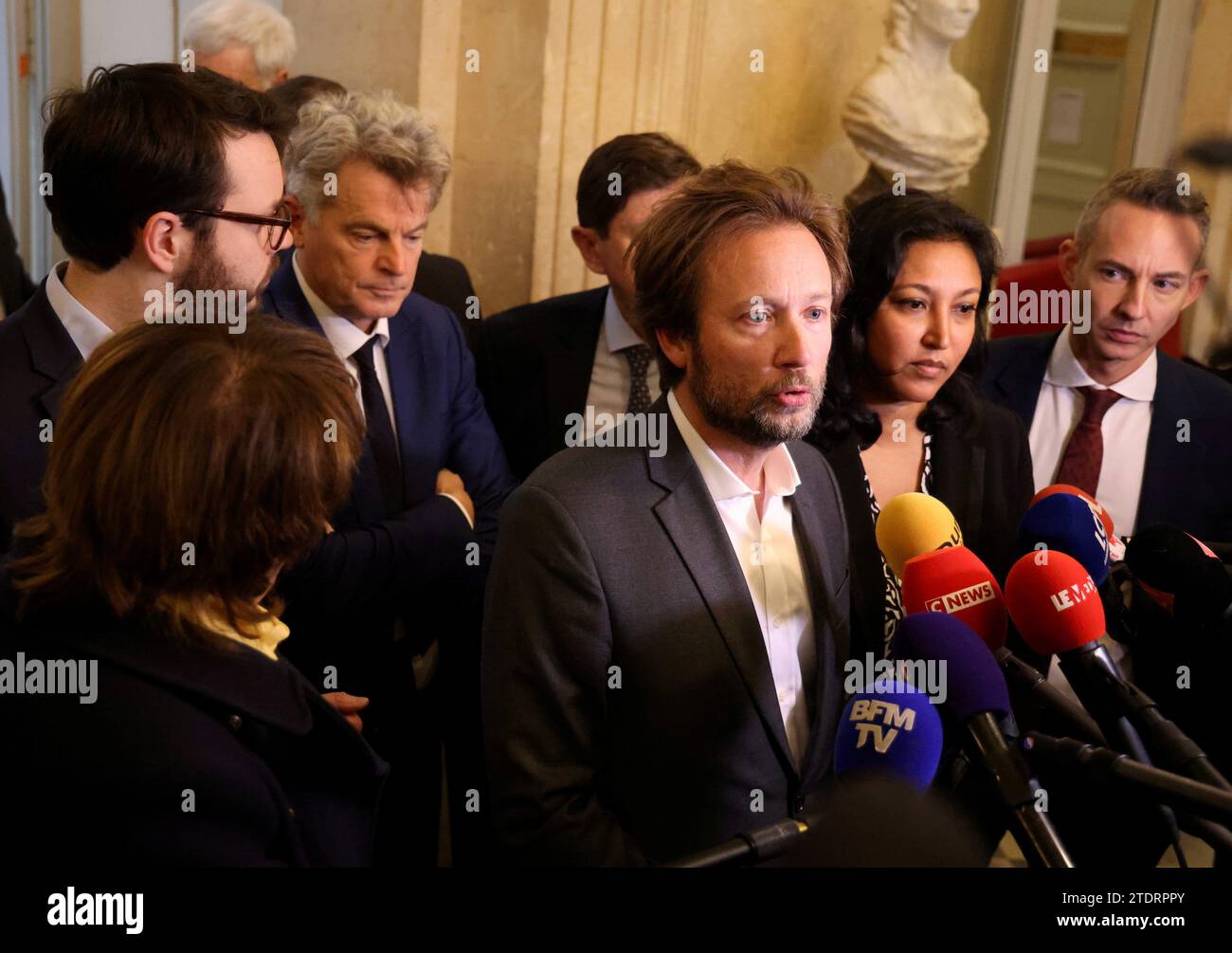 Trouver un accord hi-res stock photography and images - Alamy