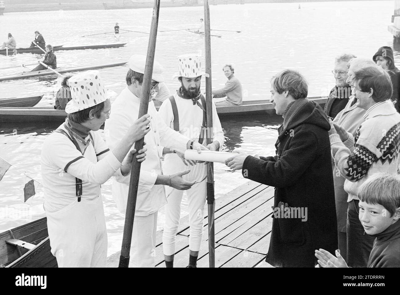 Fleet review rower. the Stern, Rowing, rowing competitions, etc., 26-02 ...