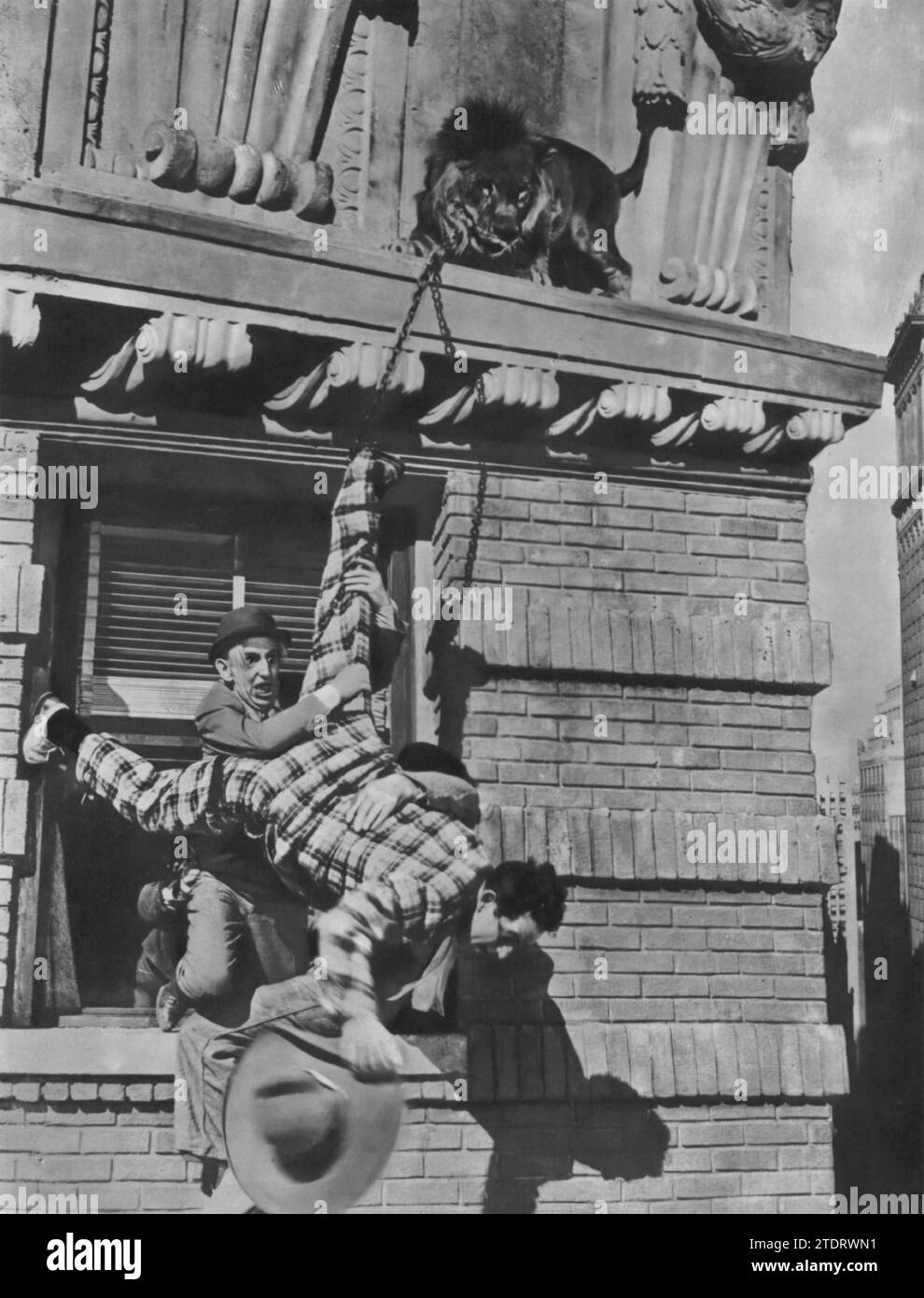 Harold Lloyd stars in the comedy 'The Sin of Harold Diddlebock' (1947 ...