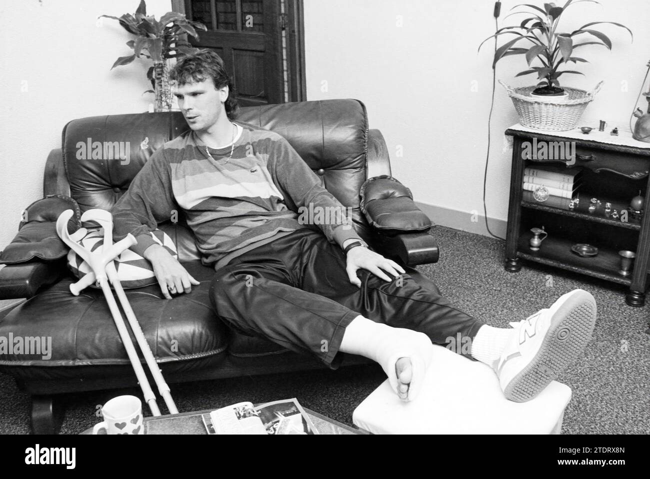 Rini van Roon with foot in plaster, Football people and trainers, 24-09 ...