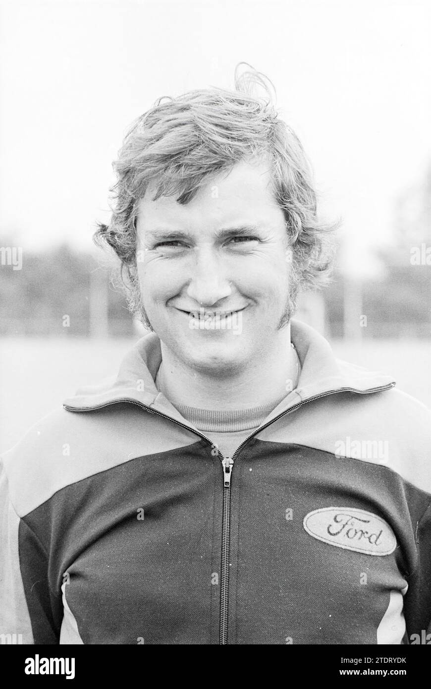 Portraits of football players, 00-00-1977, Whizgle News from the Past ...