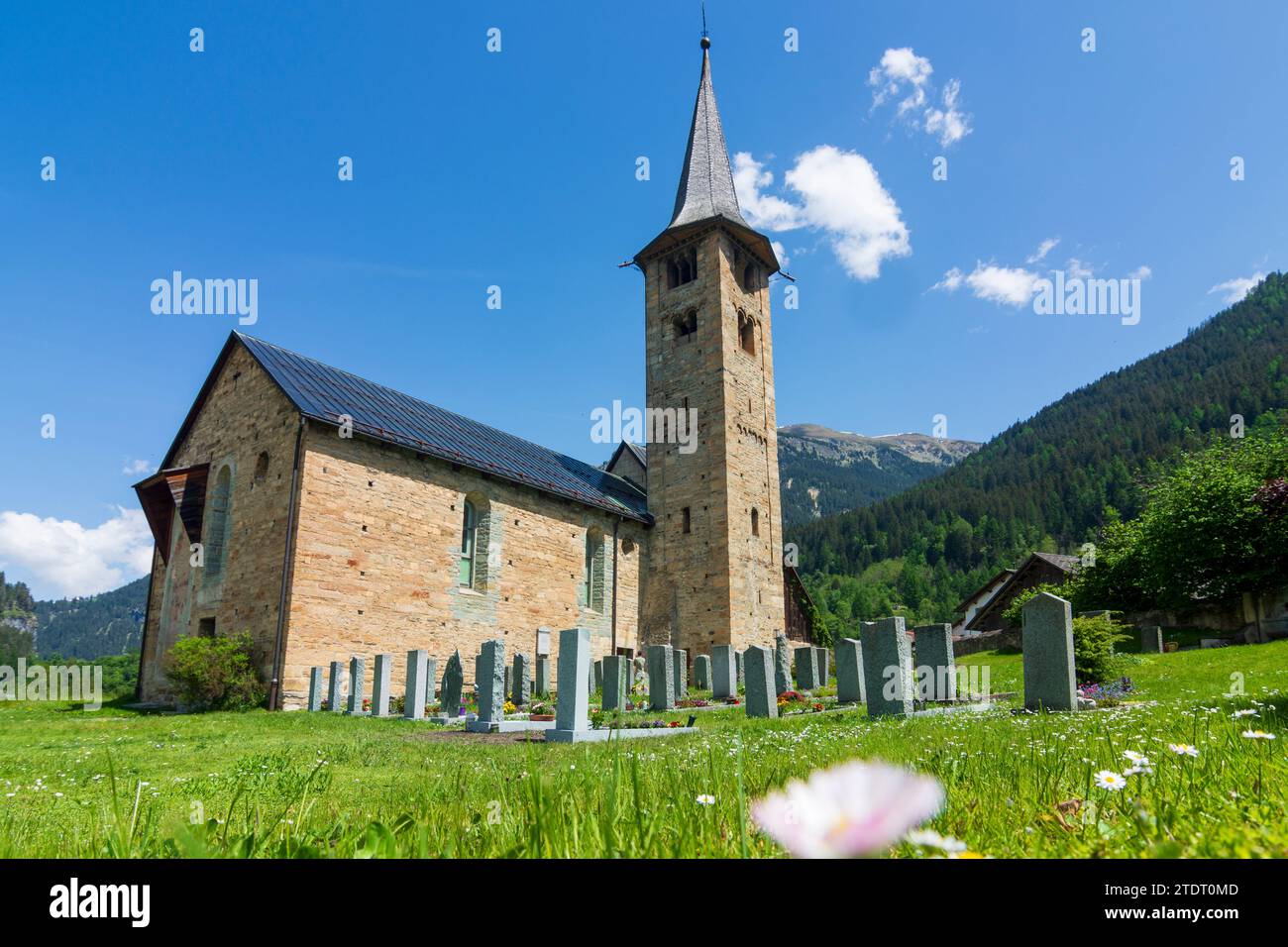 Zillis-Reischen: romanic church St. Martin in Zillis in Viamala ...