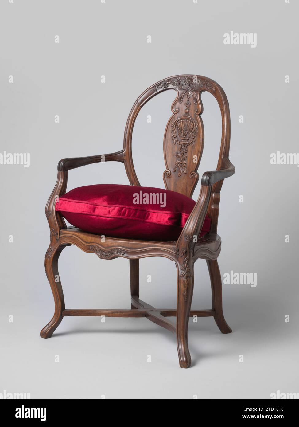 Colonial arm chair with rattan seat and pillow, anonymous, c. 1700 - c ...