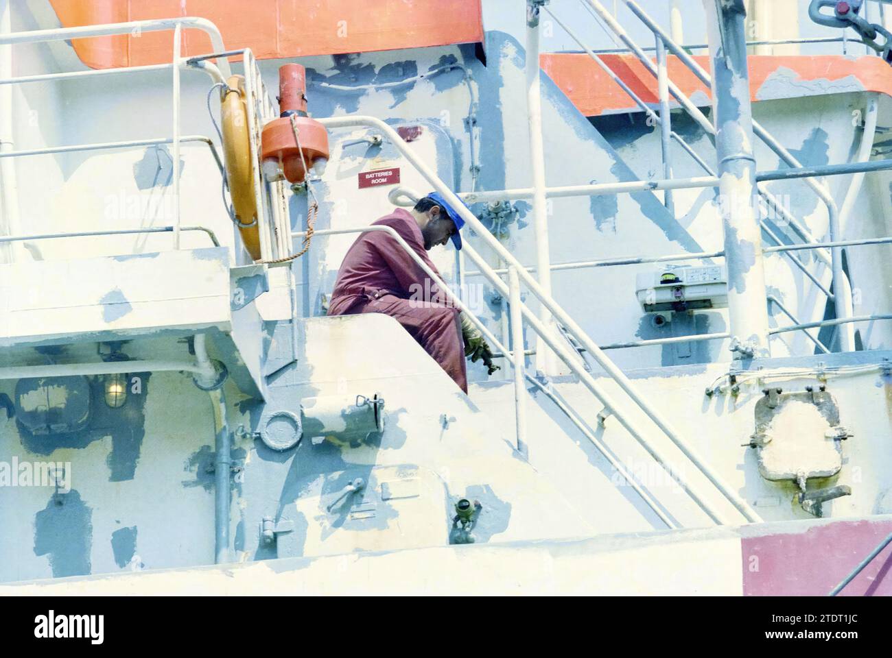 Ship ocean iv hi-res stock photography and images - Alamy