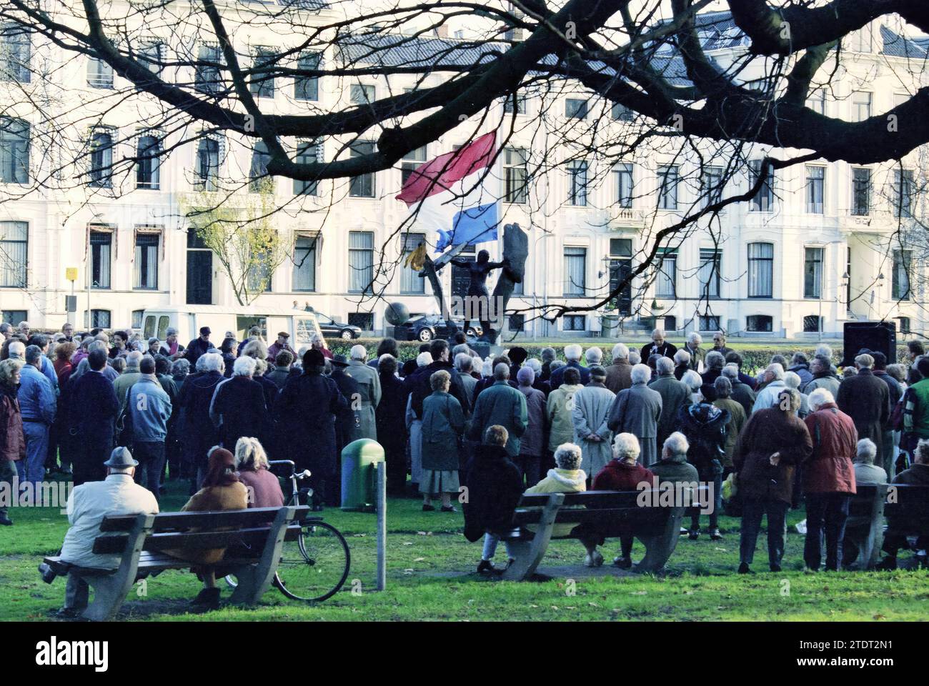 Hannie Schaft memorial, 25-11-1995, Whizgle News from the Past ...
