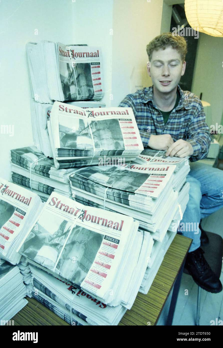 First homeless newspaper hi-res stock photography and images - Alamy