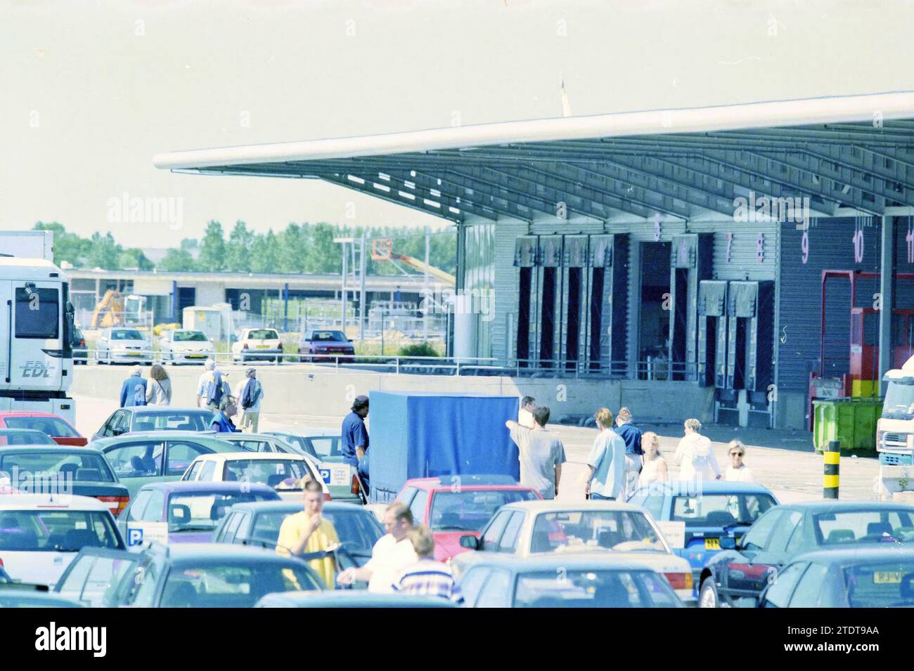 Hazardous substances accident, Schiphol-Rijk, Schiphol-Rijk, 19-06-1999 ...