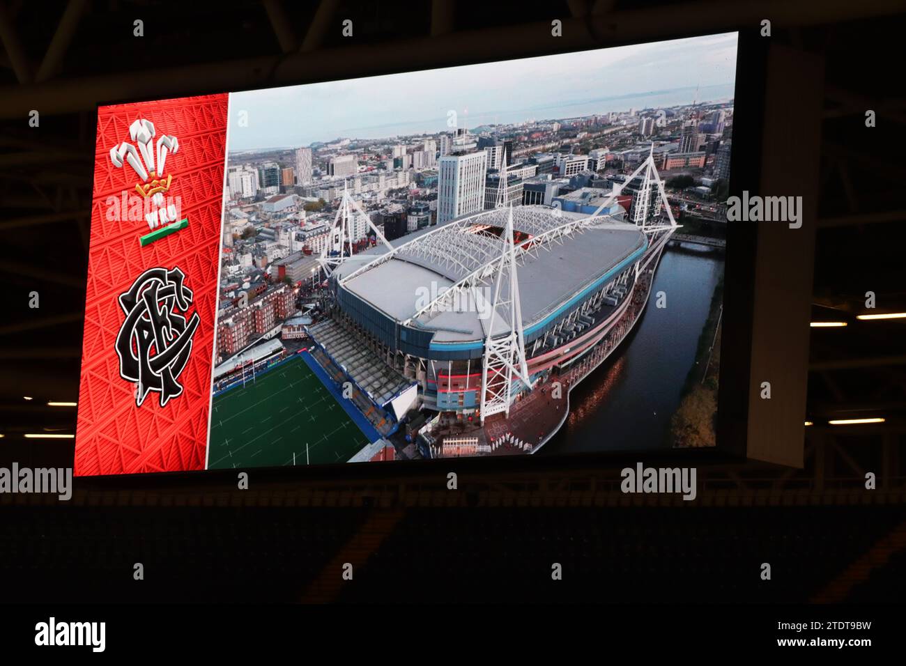 Aerial view on stadium screen hi-res stock photography and images - Alamy