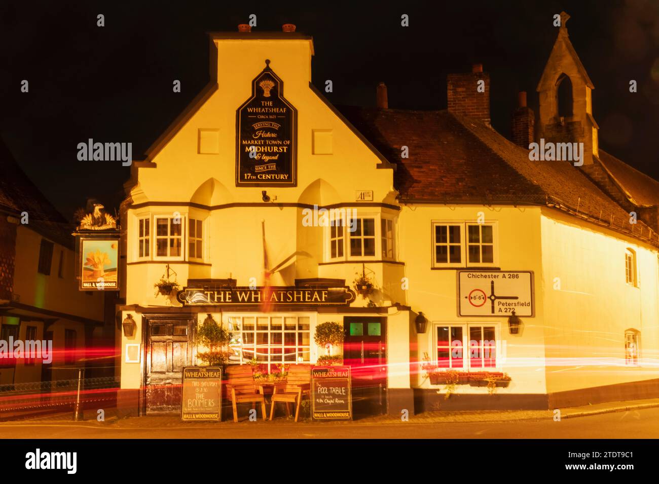 England, West Sussex, Midhurst, The Historic 17th century Wheatheaf Pub ...